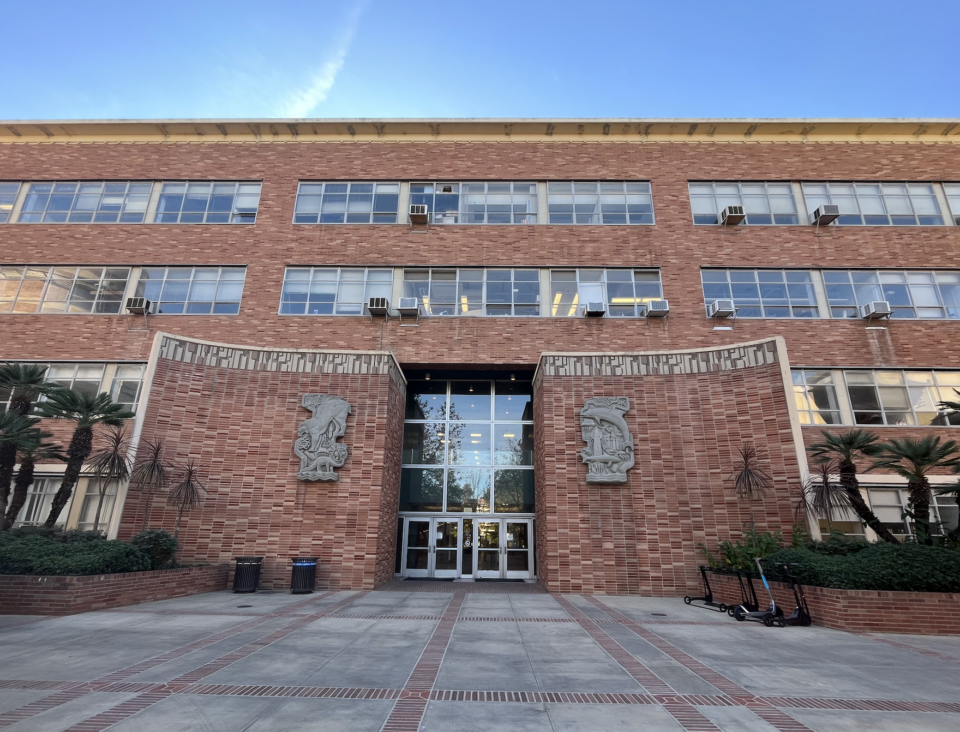 Contact – Leal Lab